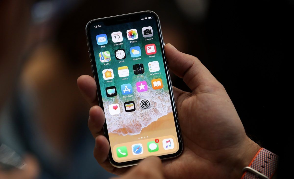 Apple Brand Loyalty - Customer Loyalty Leads To Competitive Advantage Apple Brand Loyalty - Customer Loyalty Leads To Competitive Advantage